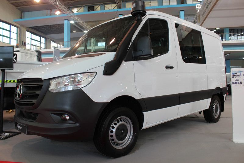 AMS -MB: le Mercedes-Benz fourgon double cabine disponible à la vente ...