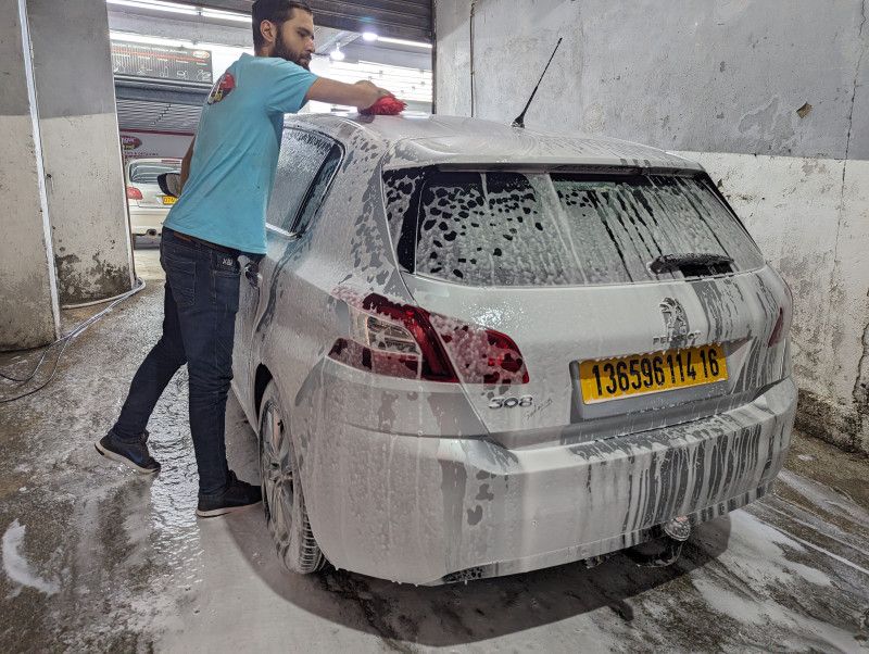 تعرف على Magic Touch Pro للعناية بطلاء ونظافة السيارات