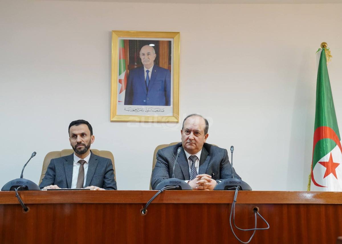 Signature d’un protocole d’accord entre le Ministère de l’Industrie et les fabricants de ...